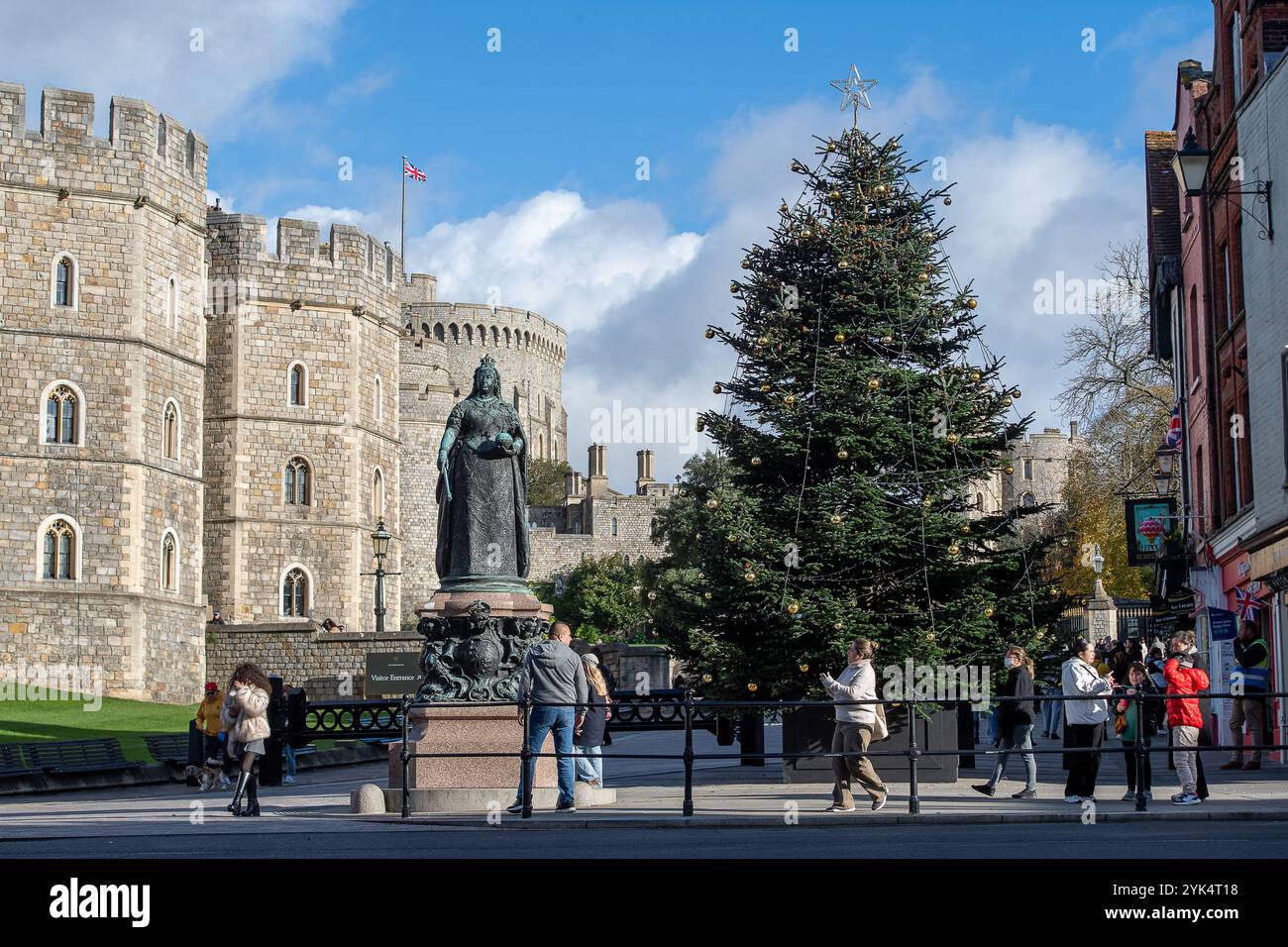 Windsor castle christmas 2024 hi-res stock photography and images - Alamy