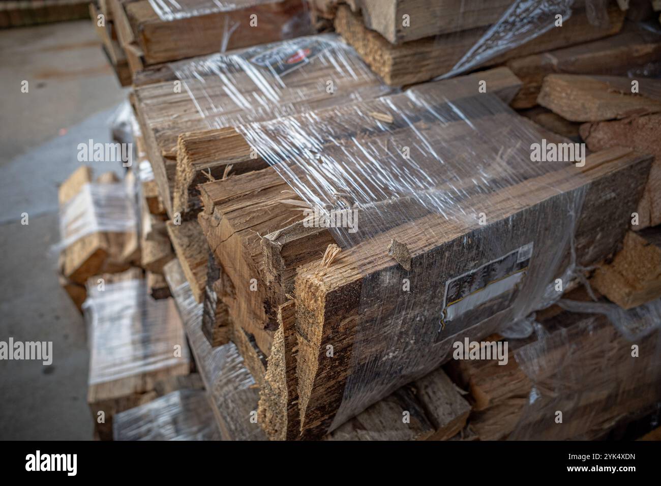 Stacked firewood hickory hi-res stock photography and images - Alamy