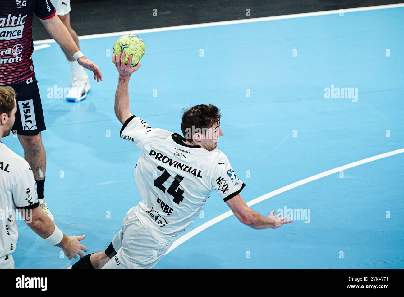 Wurf/Tor Lukas Zerbe (THW Kiel, #24) GER, THW Kiel vs. SG Flensburg ...