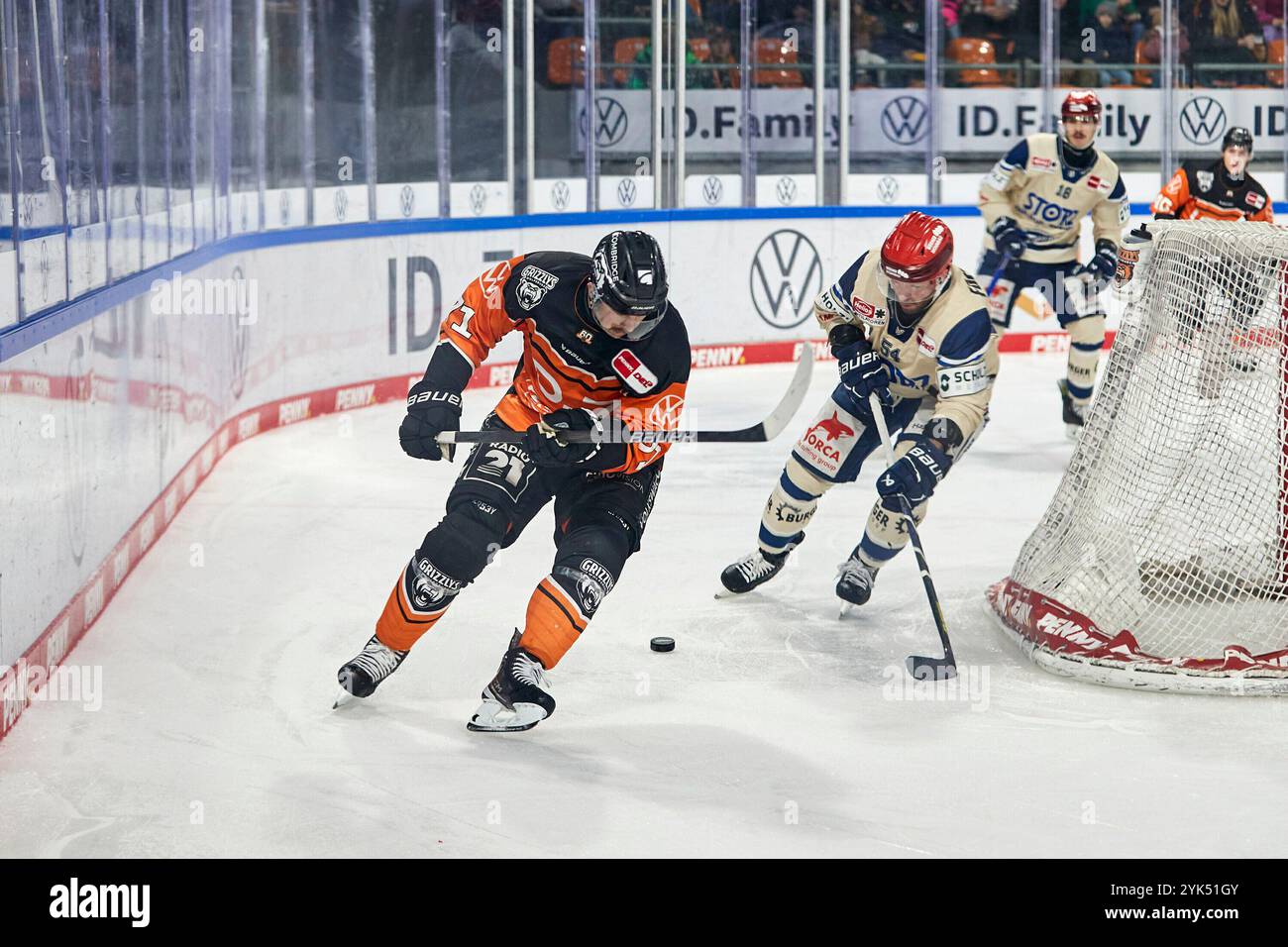 Benjamin Marshall (Schwenninger Wild Wings #54) hinter dem tor Grizzlys ...