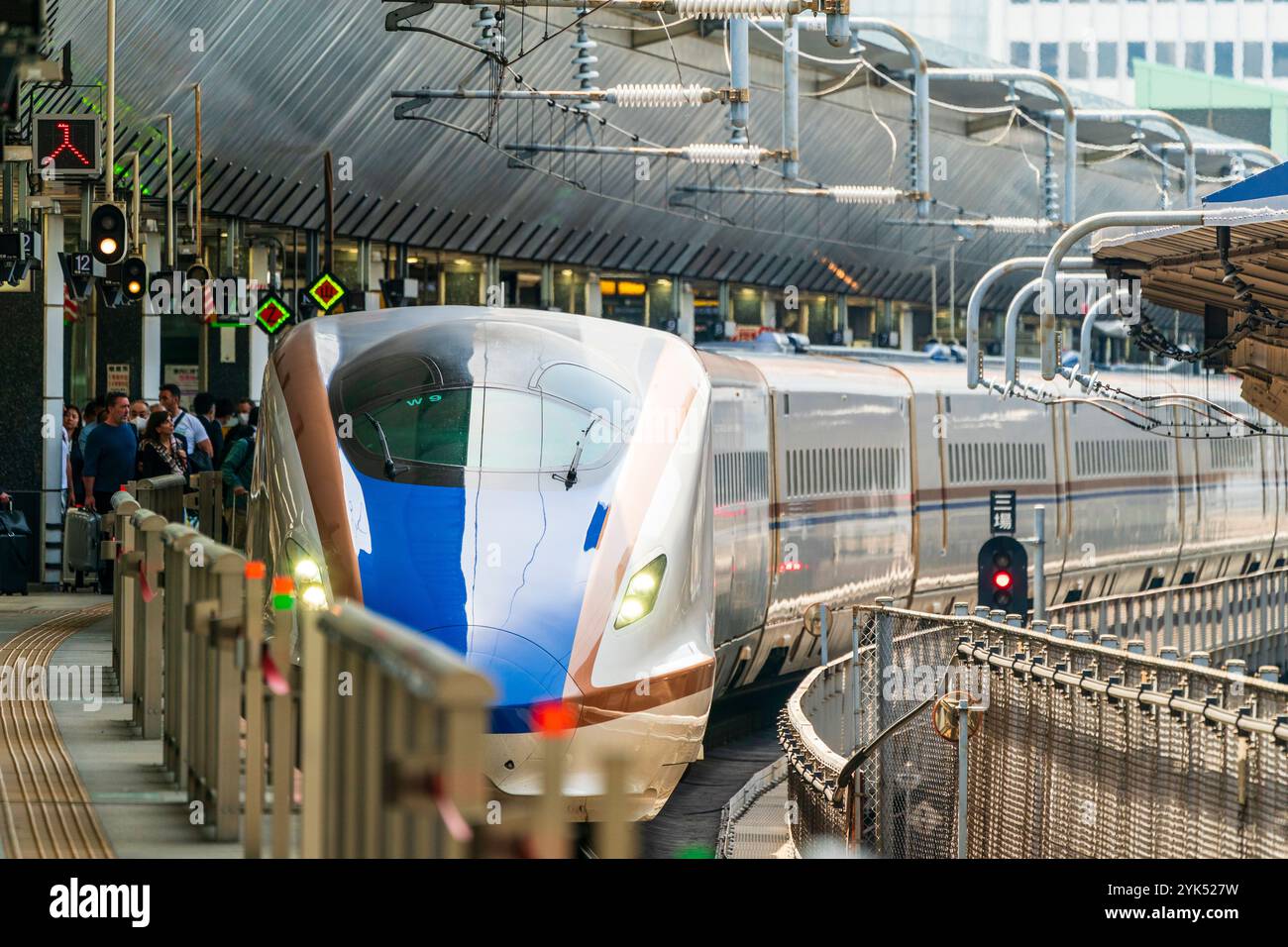 Selective focus compressed perspective view along of an E7 series ...