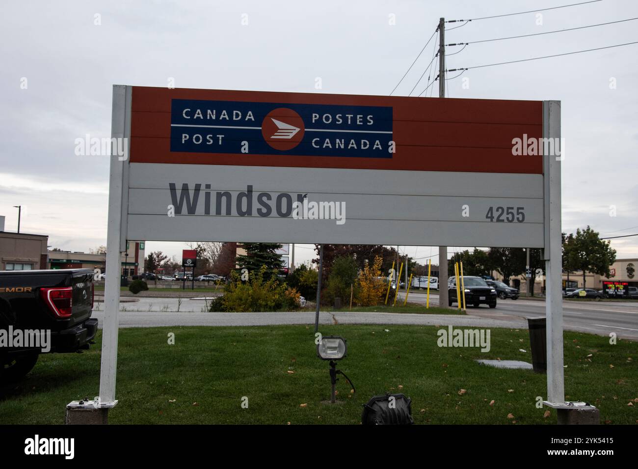 Post office sign on Walker Road in Windsor, Ontario, Canada Stock Photo ...