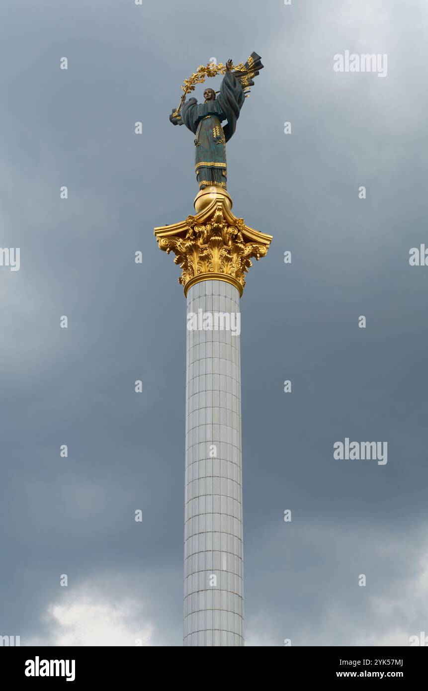 Statue of Berehynia on the top of Independence Monument on the Maidan ...