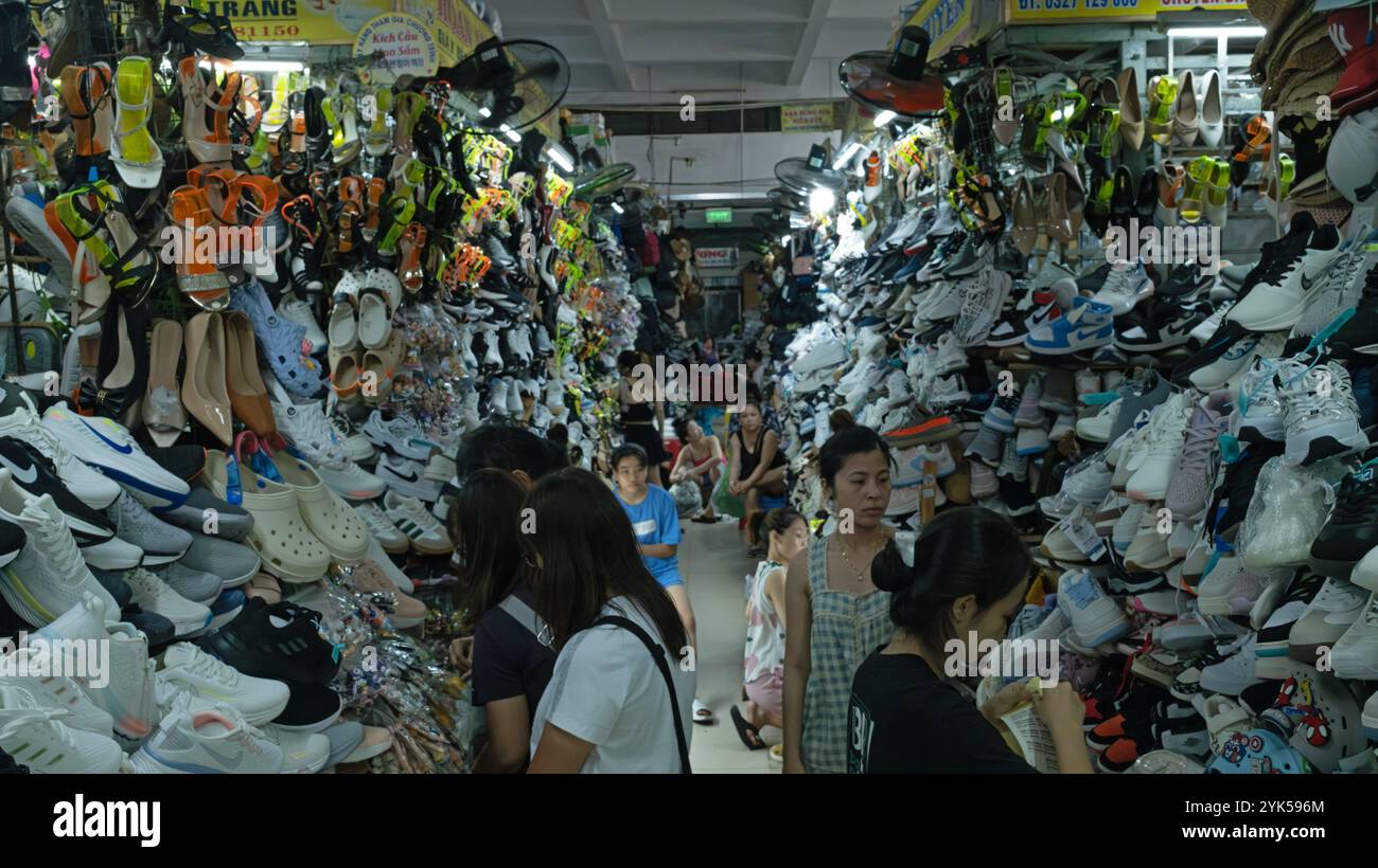 Han market danang vietnam hi-res stock photography and images - Alamy