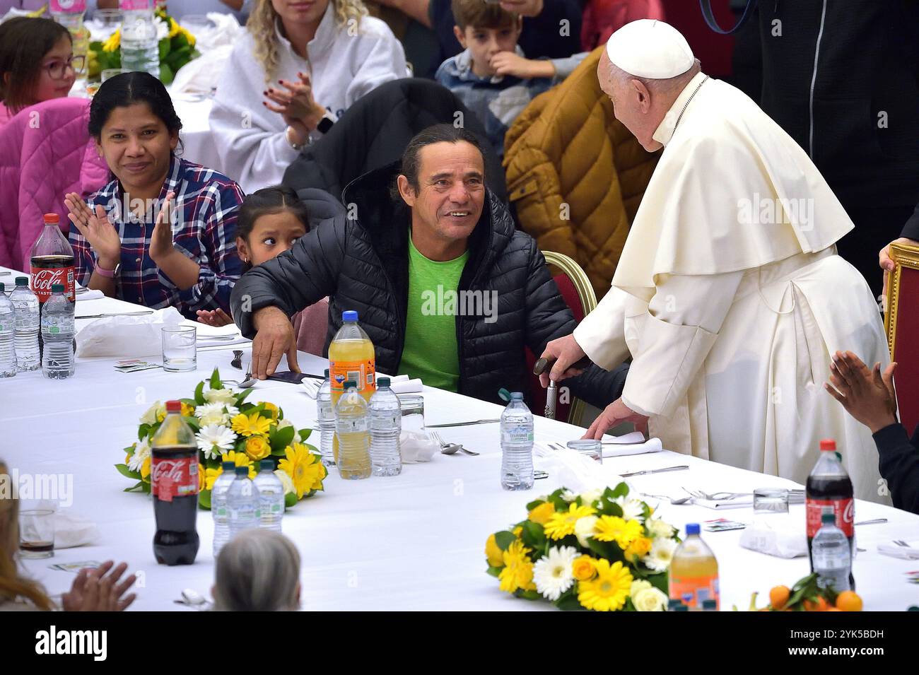 Mass poor people hi-res stock photography and images - Alamy