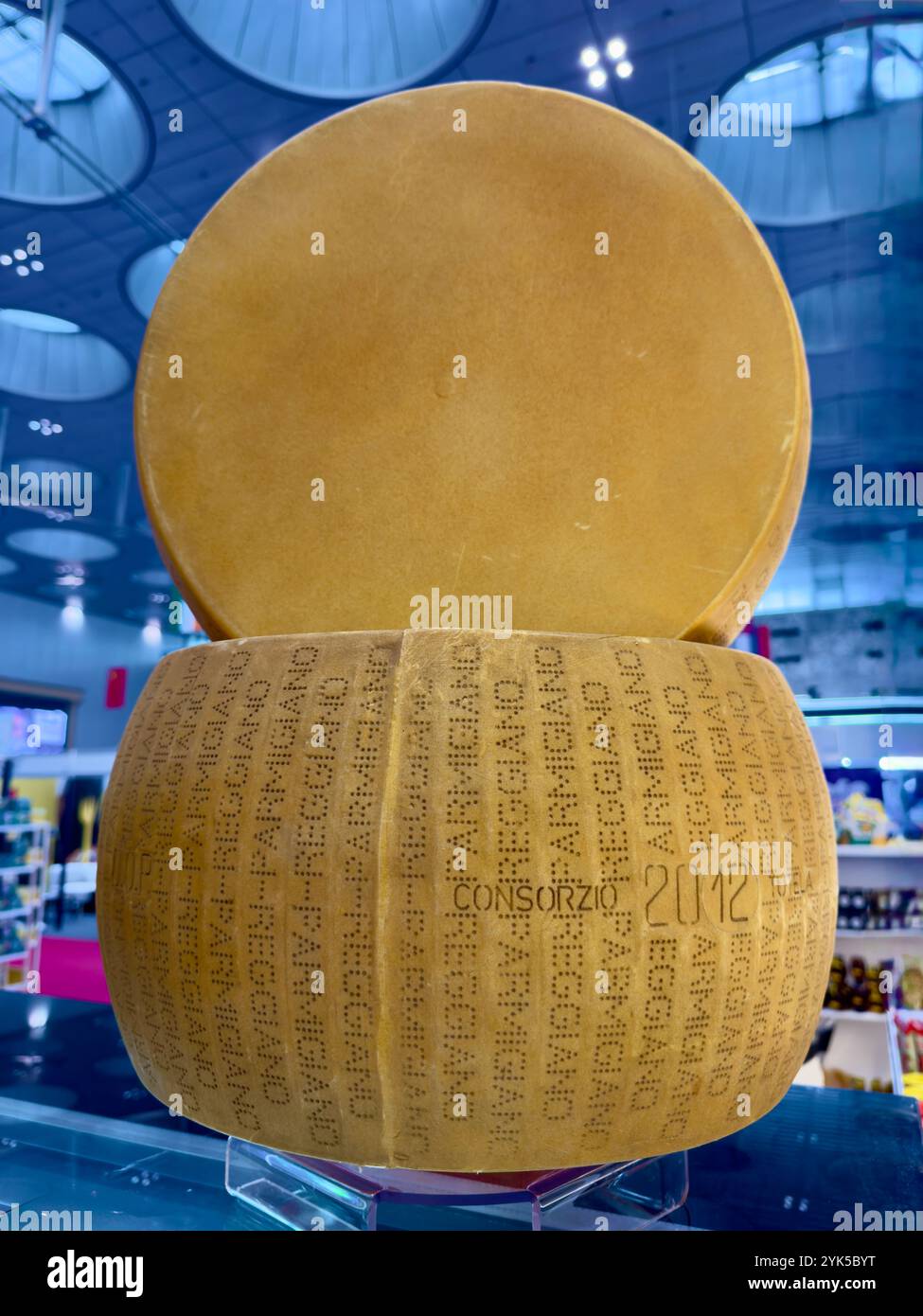 Whole / Full wheel of Parmesan cheese (Parmigiana Reggiano ...