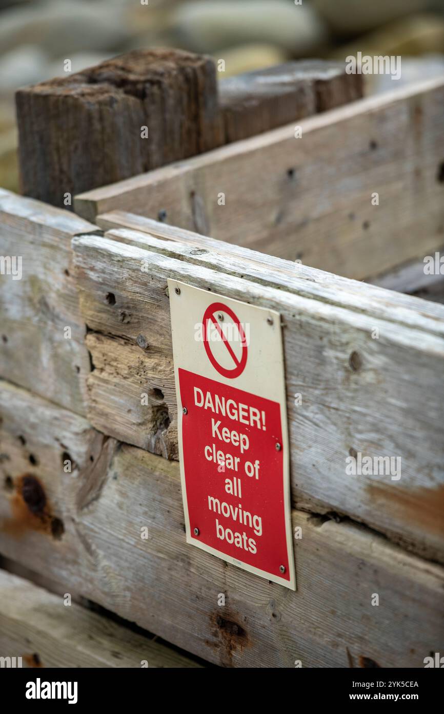 Keep clear of moving boats hi-res stock photography and images - Alamy