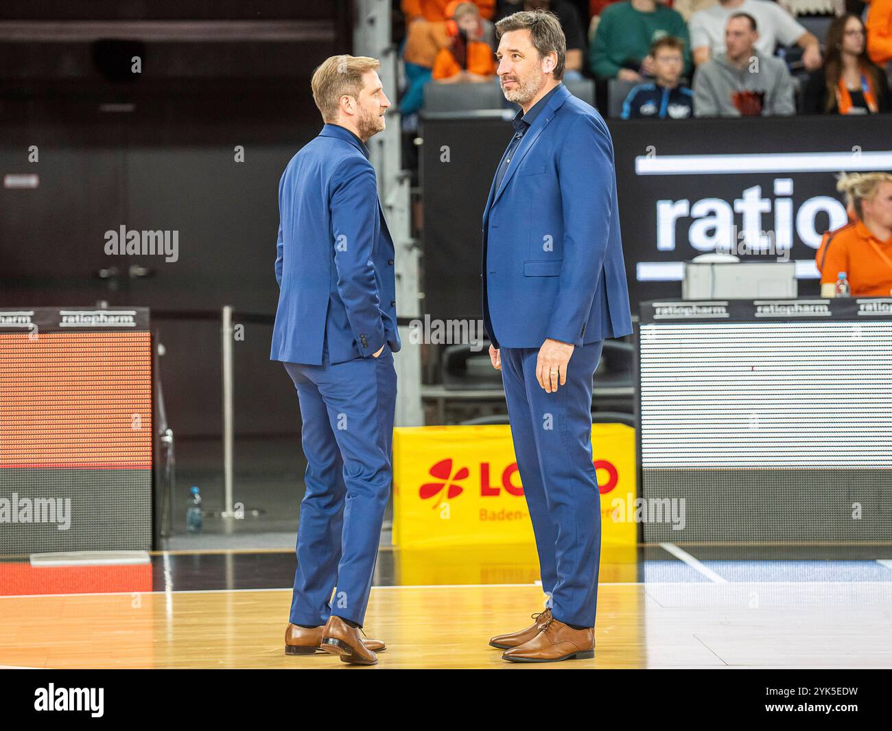 Olivier Foucart, Headcoach (BG Goettingen) und Kenneth Desloovere ...
