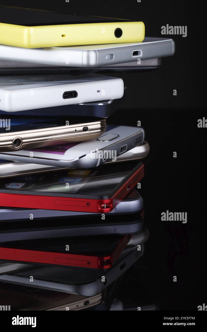 Mobile phone wireless communication technology and mobility business ...