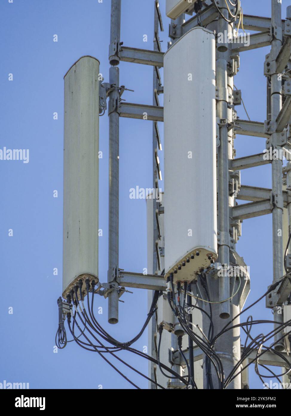 Tall transmission tower stands hi-res stock photography and images - Alamy