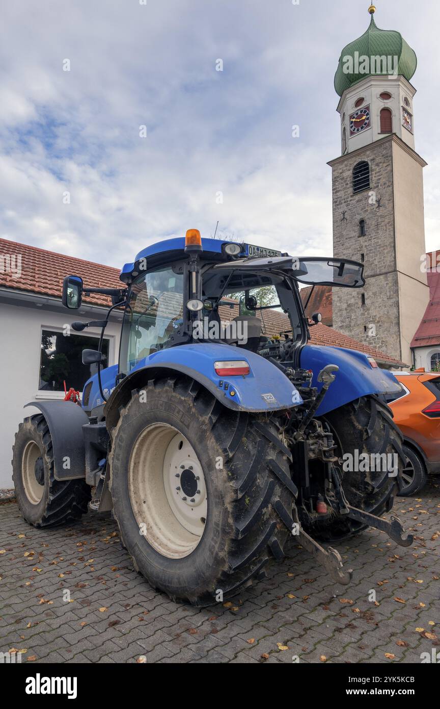 Modern tractor hi-res stock photography and images - Alamy