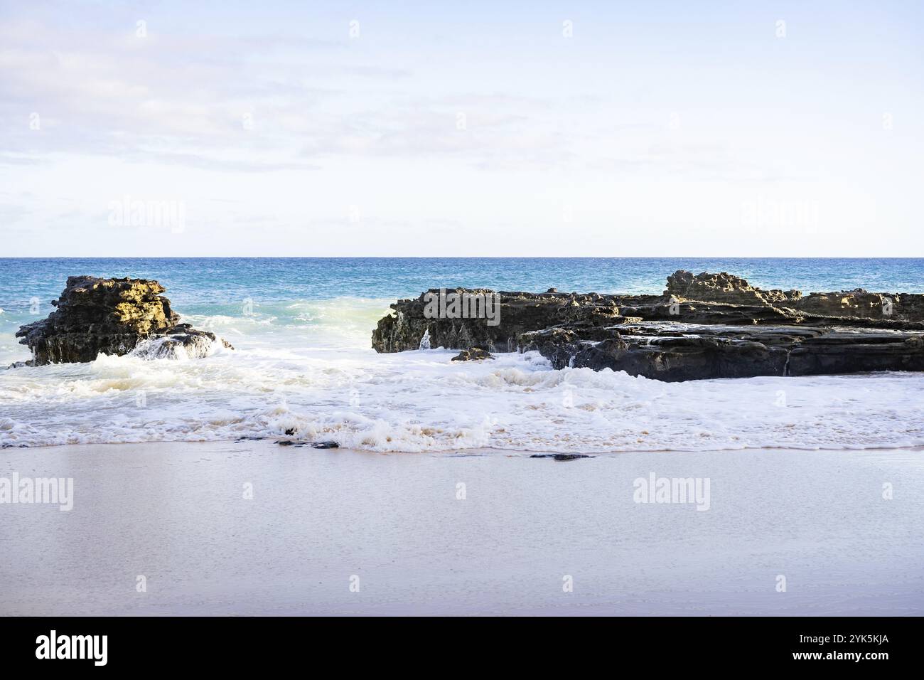 Ocean waves hitting coastal rocks hi-res stock photography and images ...