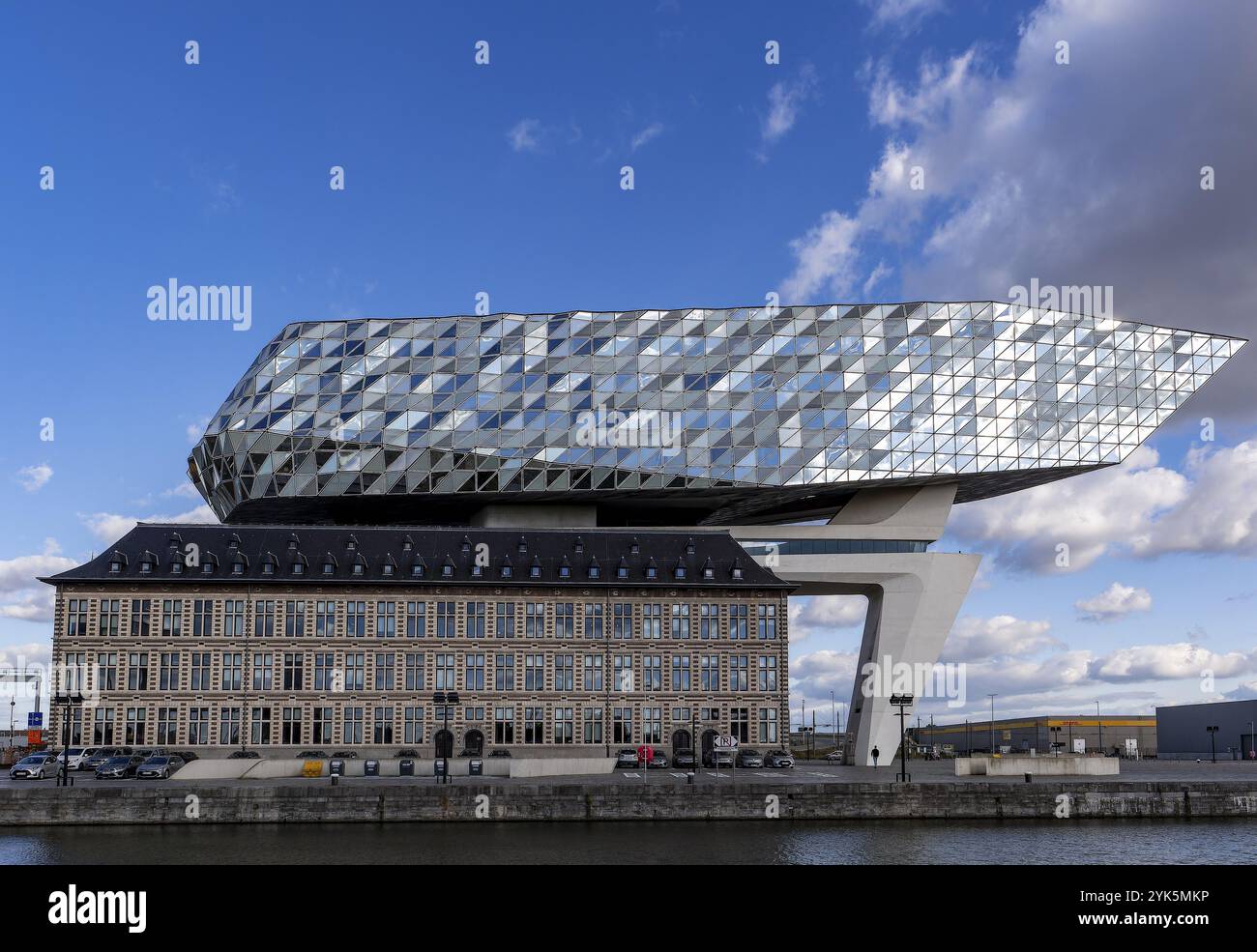 Modern architecture harbour house Antwerp (Havenhuis Port of Antwerp ...