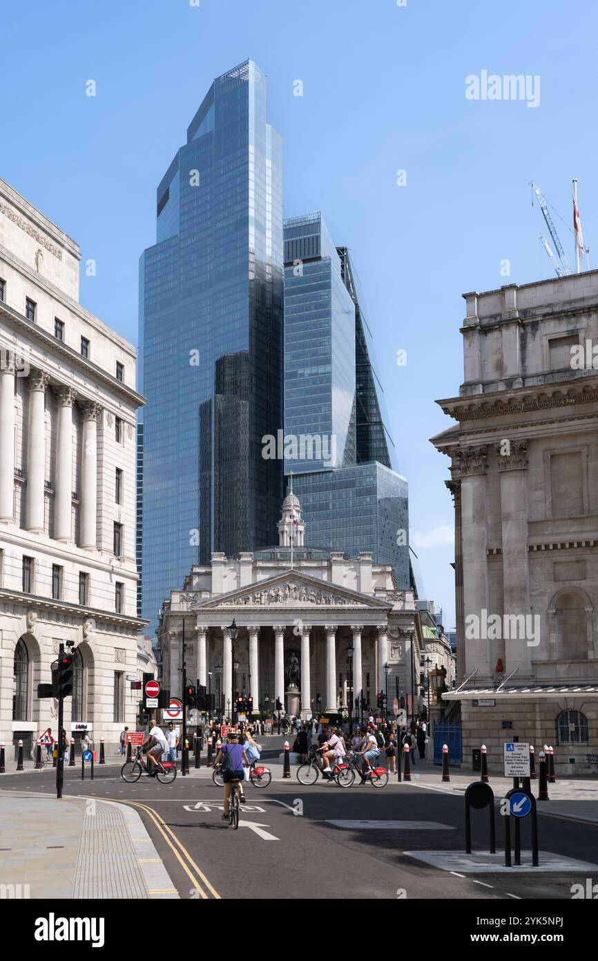 The historic Royal Exchange building - boutiques, restaurants & bars in ...