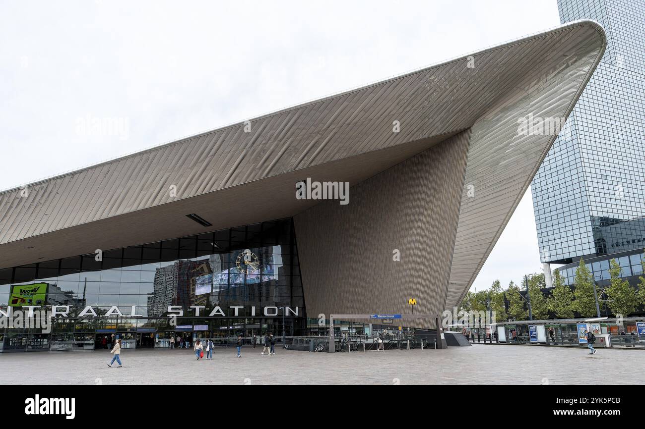 Modern dutch stations hi-res stock photography and images - Alamy