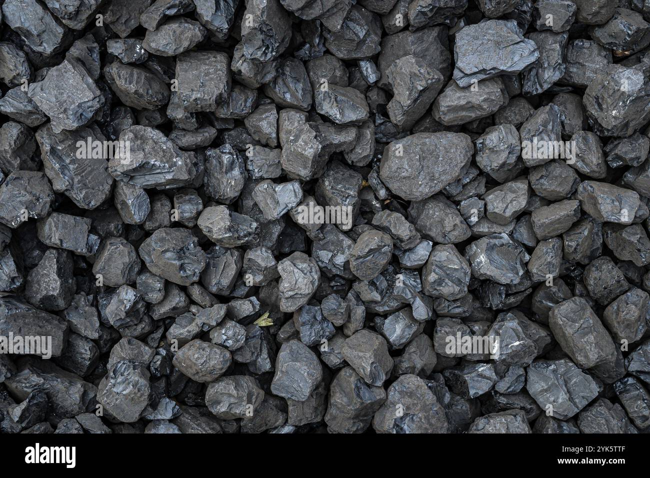 A heap of brown natural coal background Stock Photo - Alamy