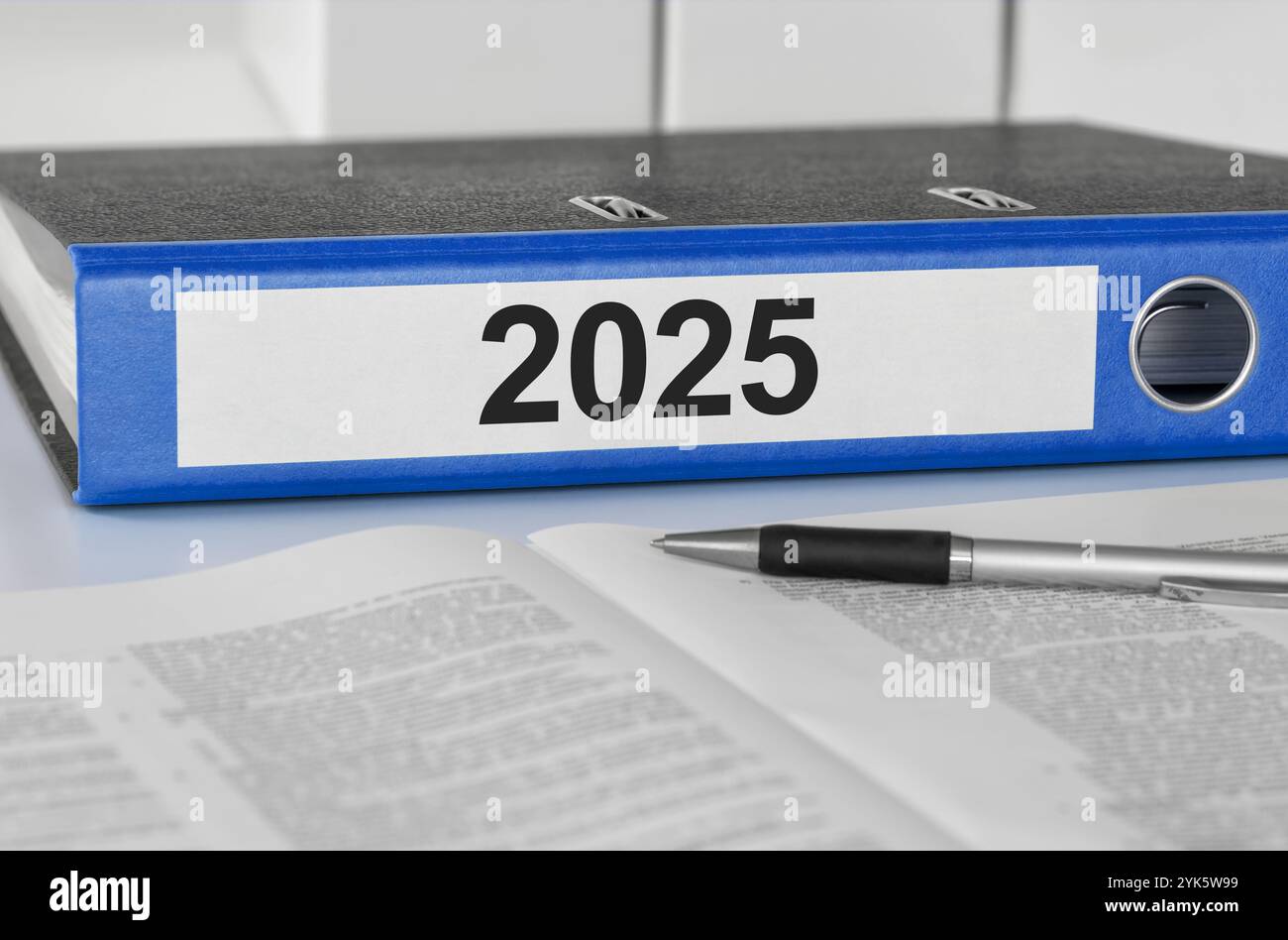 2025 outlook hi-res stock photography and images - Alamy