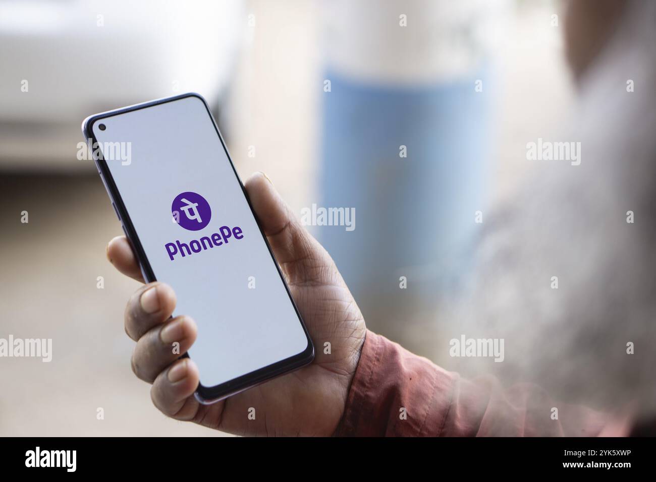 PhonePe logo is displayed on smartphone Stock Photo - Alamy