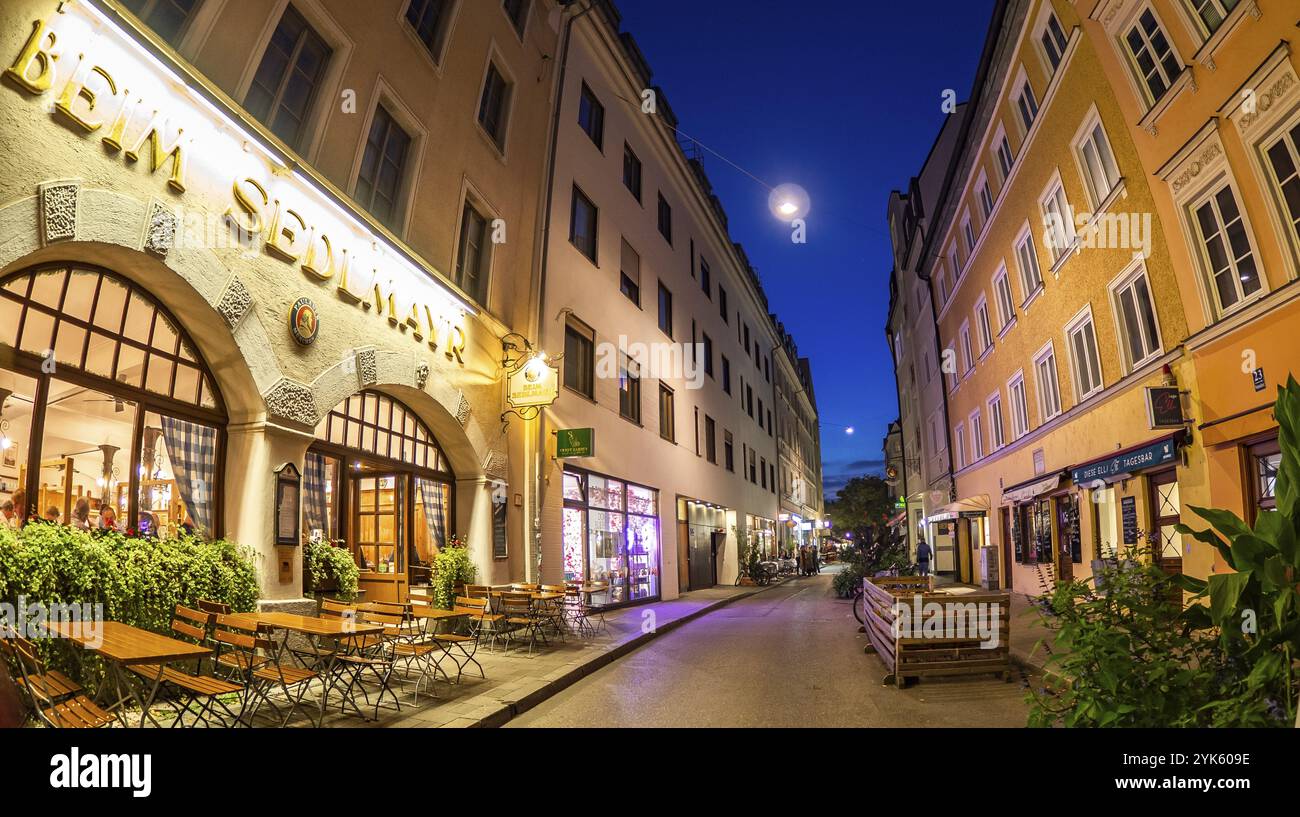 Typical Architecture, Street Scene, Munich, Bavaria, Germany, Europe ...