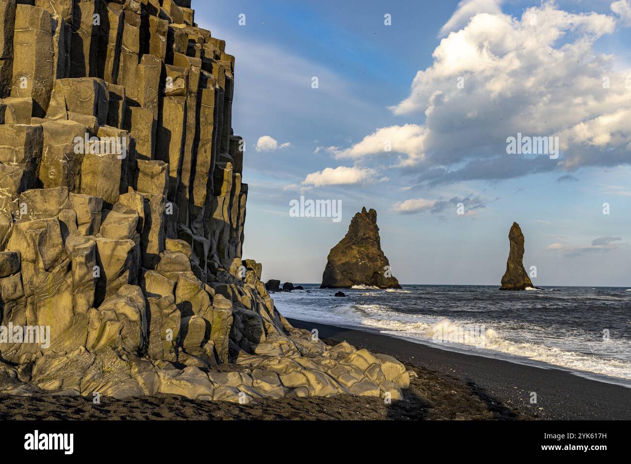 Black beaches hi-res stock photography and images - Alamy