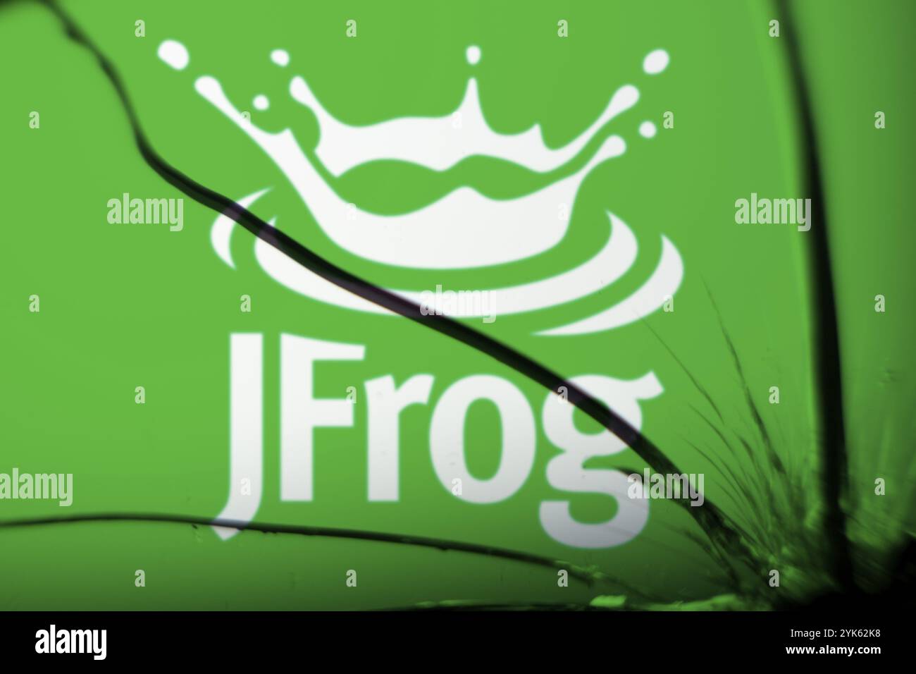 Brand logo visible hi-res stock photography and images - Alamy