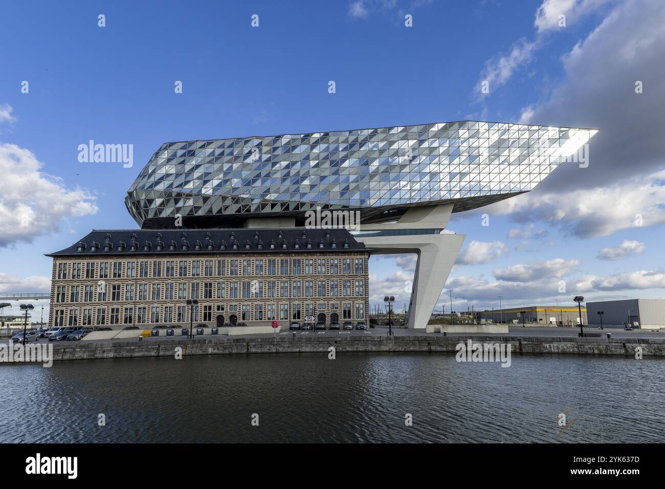Modern architecture harbour house Antwerp (Havenhuis Port of Antwerp ...