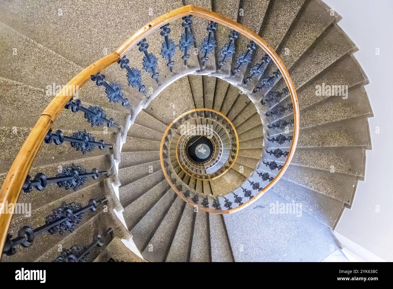 Staircase interior view railings hi-res stock photography and images ...