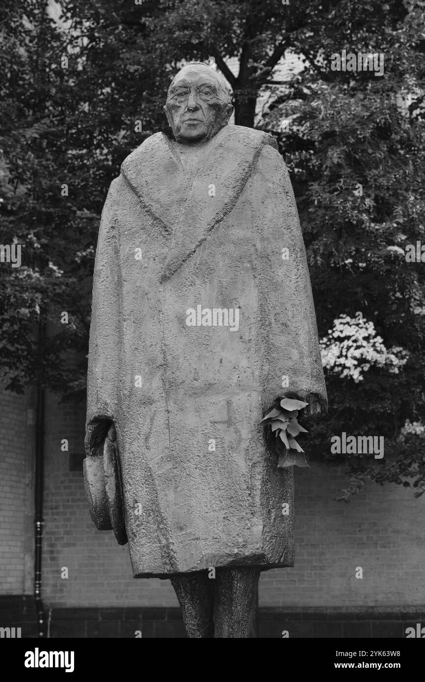 Konrad Adenauer monument, bronze statue, black and white, Cologne ...
