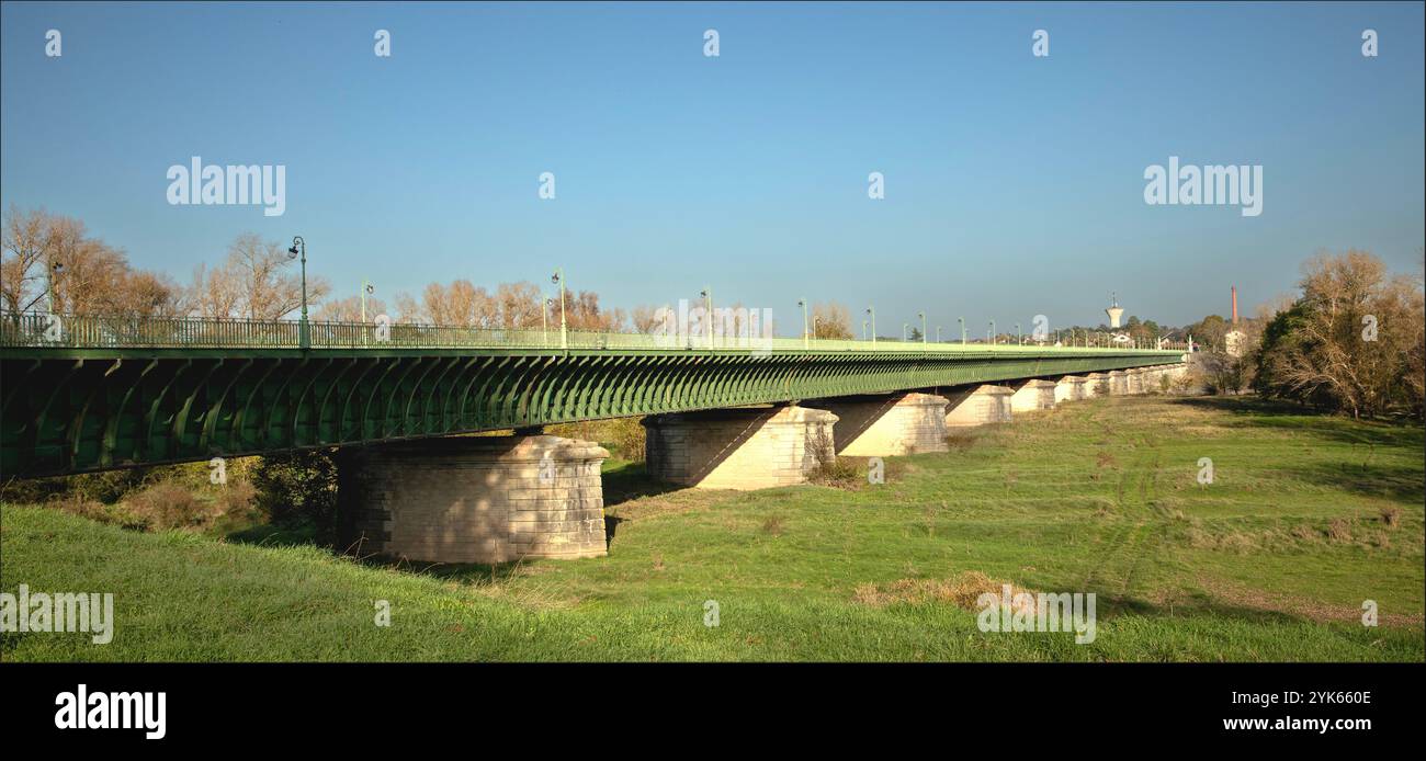 Briare, Loire Valley, France - November 4th 2024 - Famous canal bridge ...