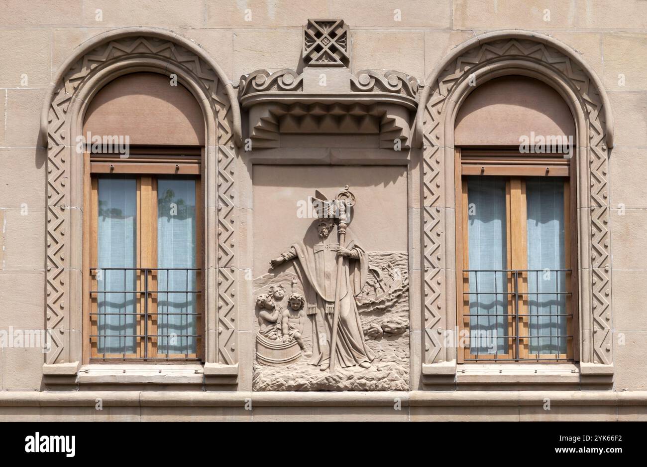 Ornamental relief carvings hi-res stock photography and images - Alamy