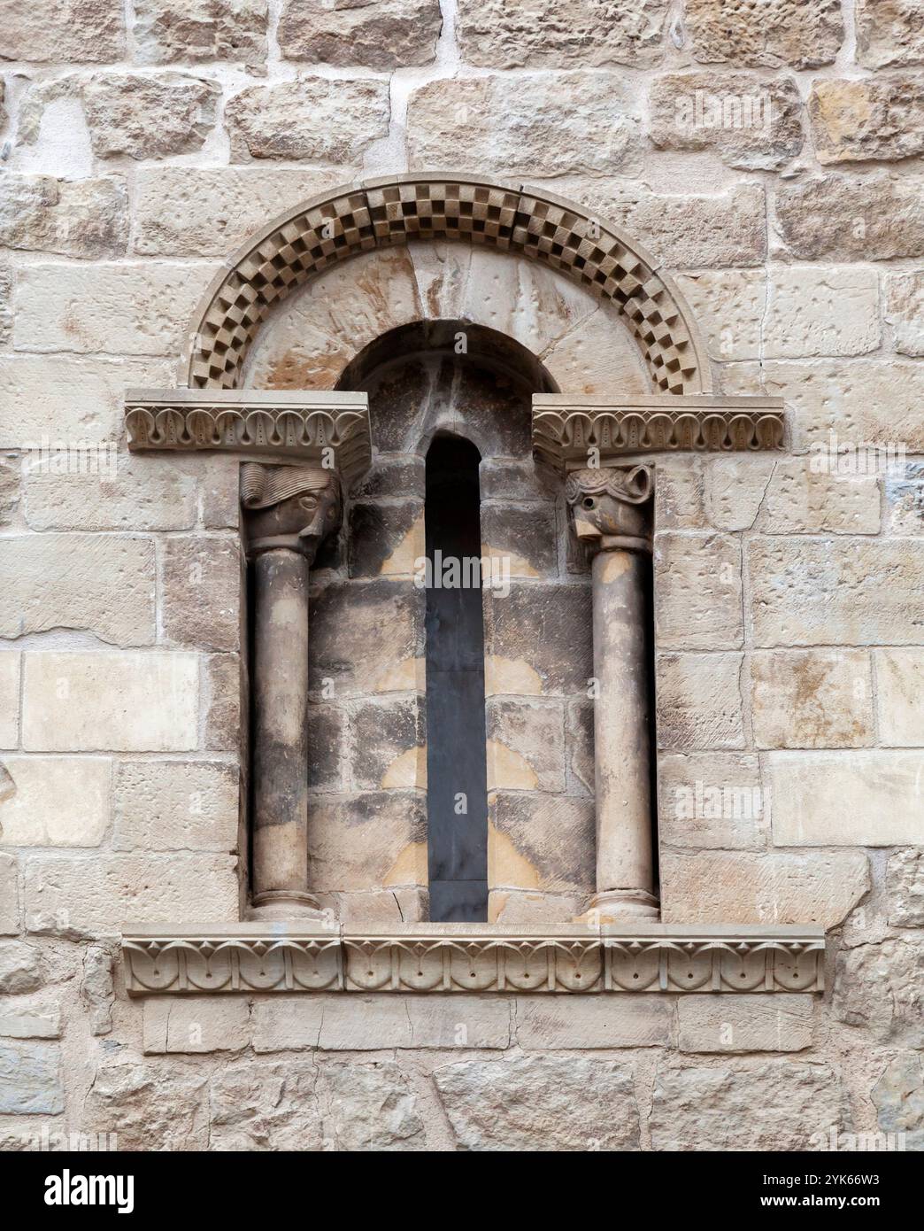 Medieval urban features hi-res stock photography and images - Alamy