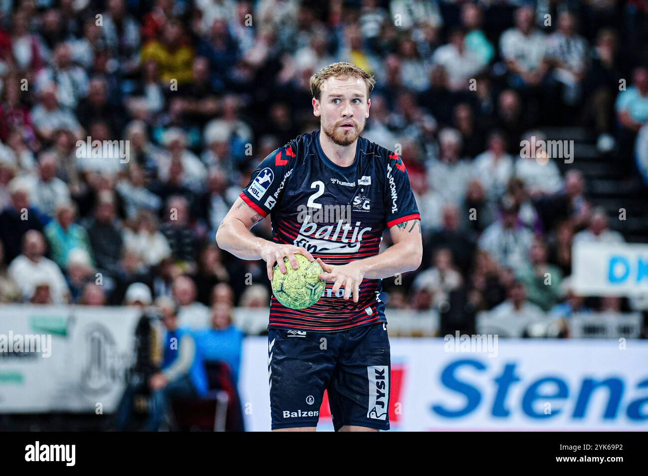 Kiel, Deutschland. 17th Nov, 2024. Simon Pytlick (SG Flensburg ...