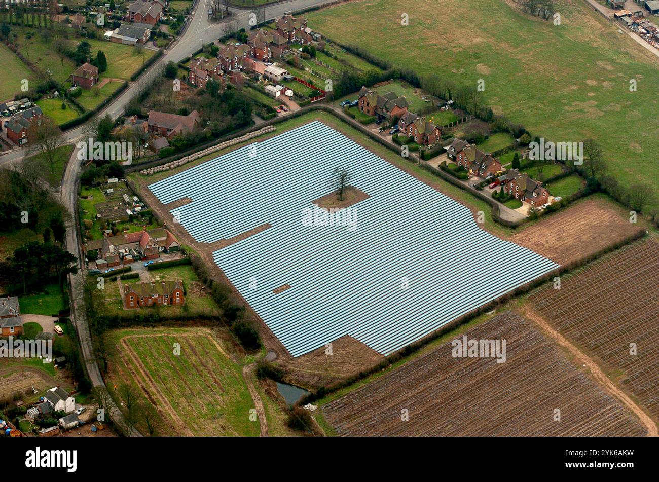 Poly tunnels aerial uk hi-res stock photography and images - Alamy