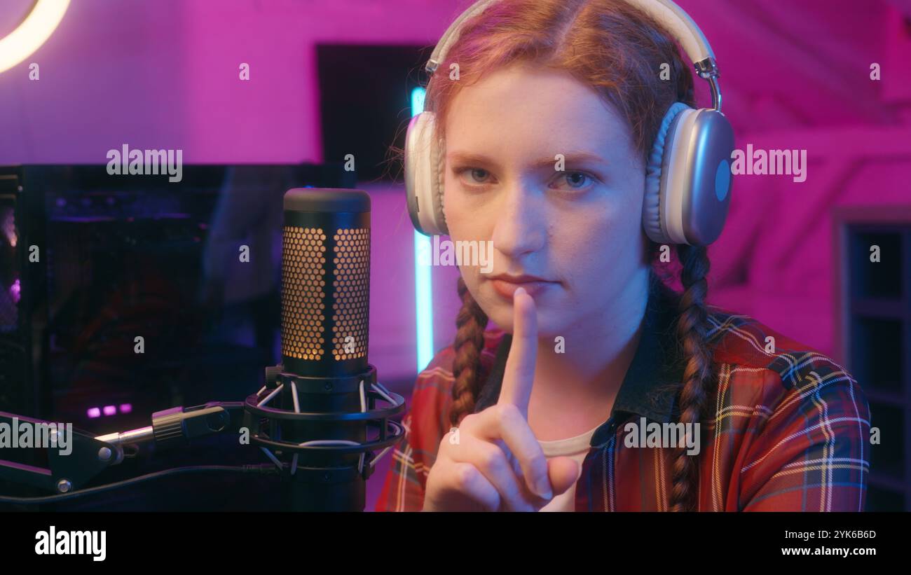 Caucasian teen girl gamer streamer hi-res stock photography and images ...