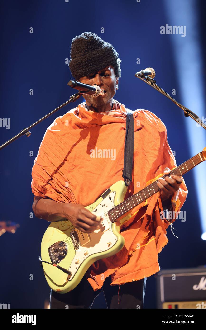 Keziah Jones, Nigerian singer, composer and guitarist, in concert at ...