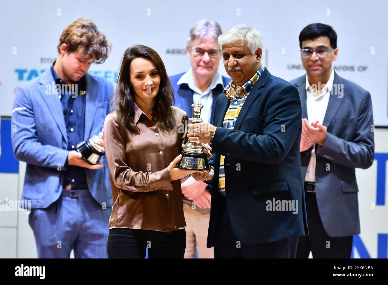 Kolkata, India. 17th Nov, 2024. Russian GM Kateryna Lagno receives the ...