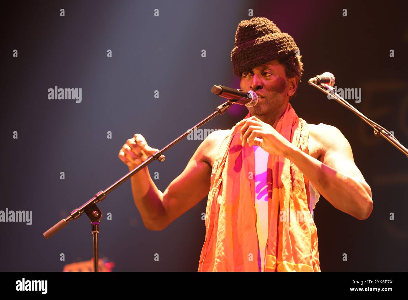 Keziah Jones, Nigerian singer, composer and guitarist, in concert at ...