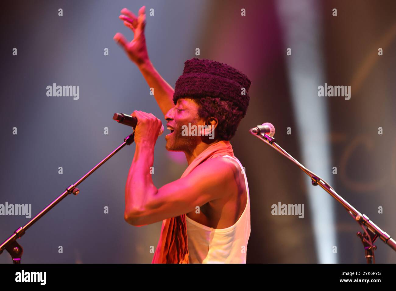 Keziah Jones, Nigerian singer, composer and guitarist, in concert at ...