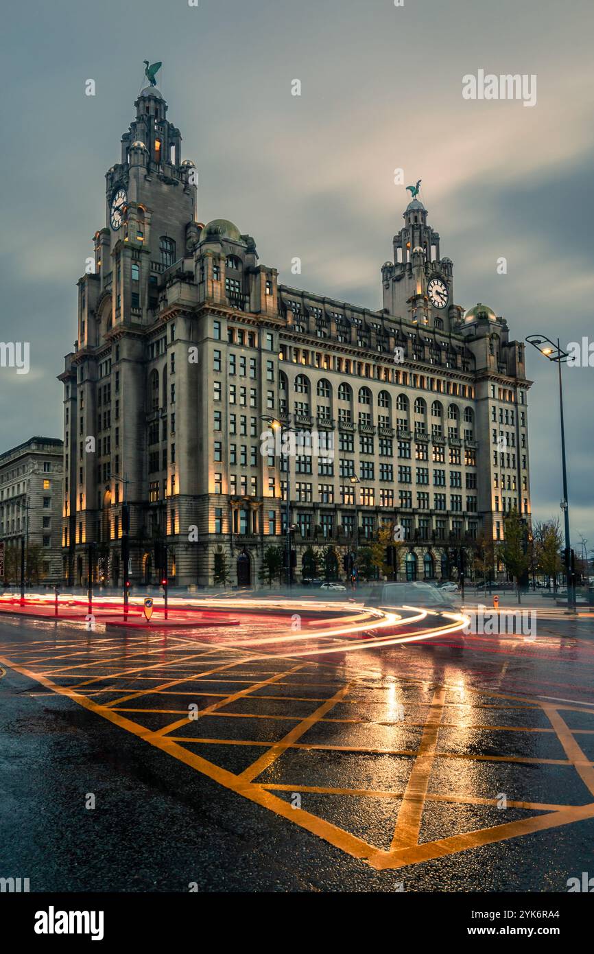 Royal liver building popular hi-res stock photography and images - Alamy