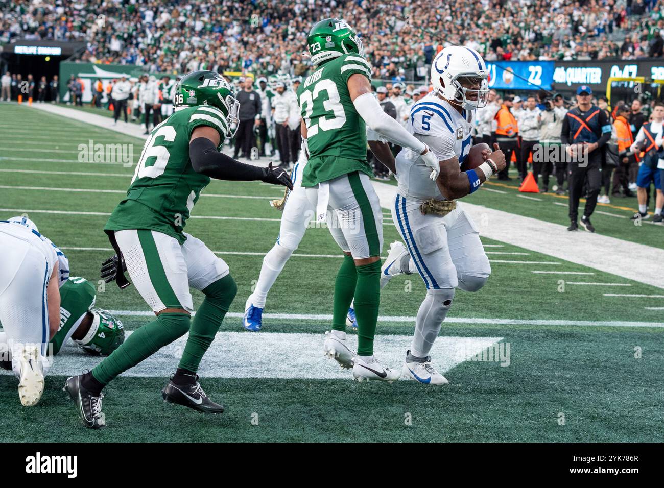 Olive jets hi-res stock photography and images - Alamy