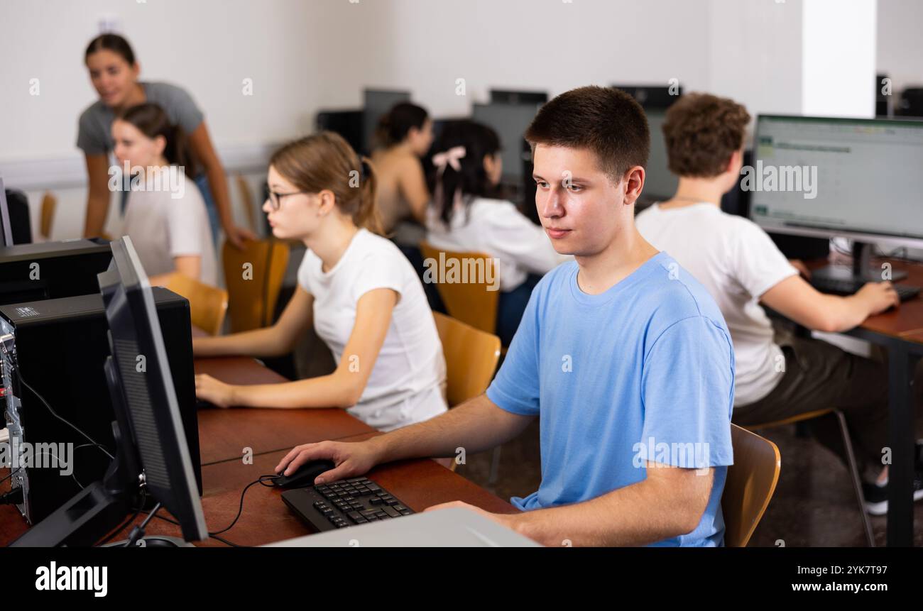 Australian schoolboy hi-res stock photography and images - Alamy