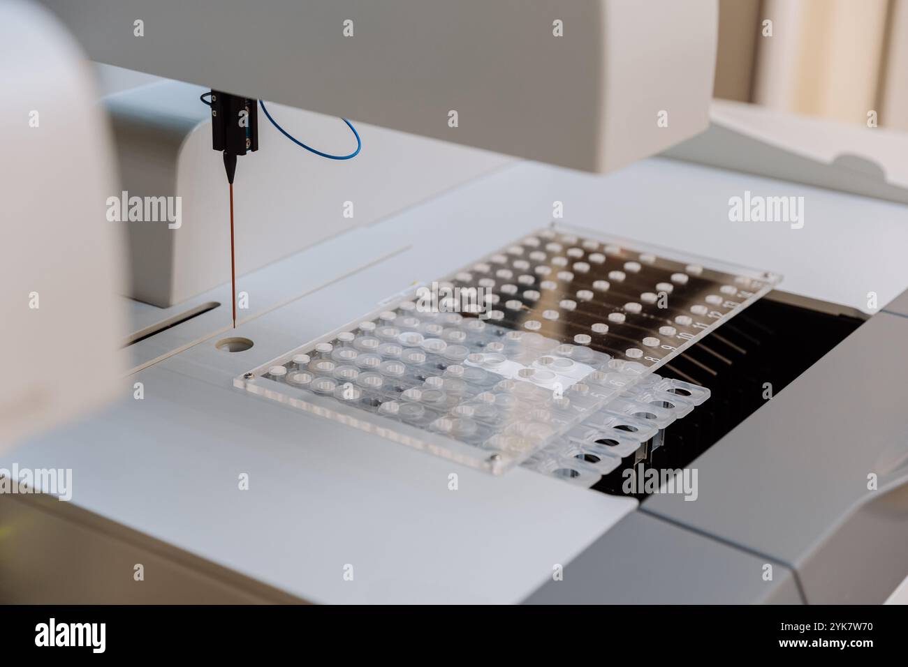 Automated laboratory pipetting system for precise liquid handling and ...
