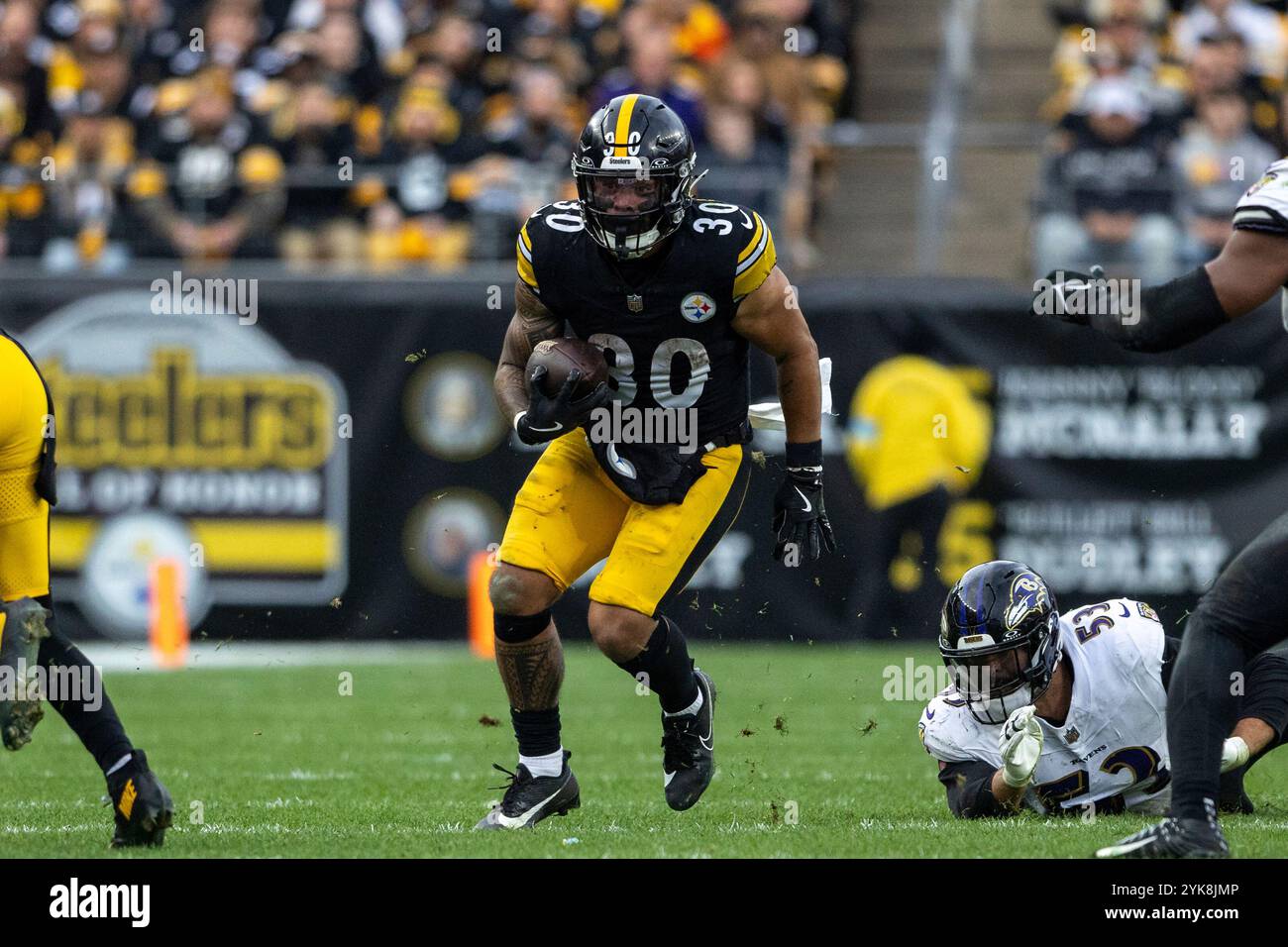 Pittsburgh Steelers running back Jaylen Warren (30) rushes during an ...