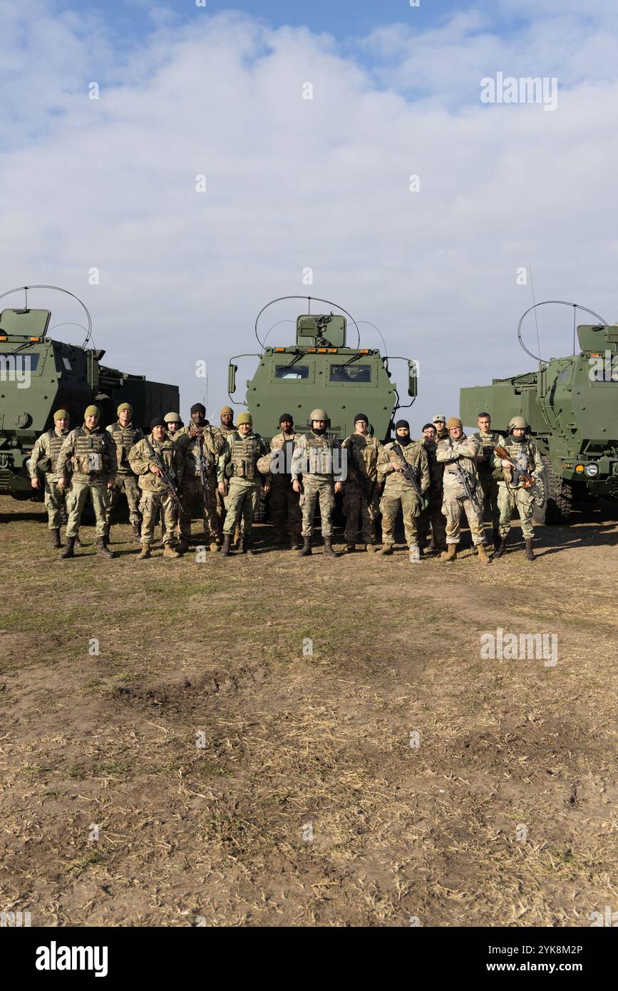 U.S. Soldiers, assigned to 5th Battalion, 25th Field Artillery, 3rd ...