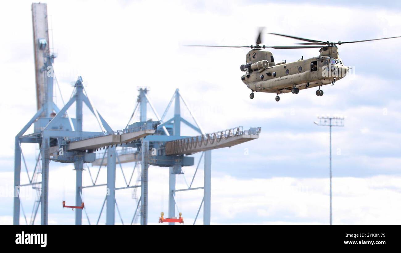 A CH-47 Chinook, assigned to the 3-10 General Support Aviation ...