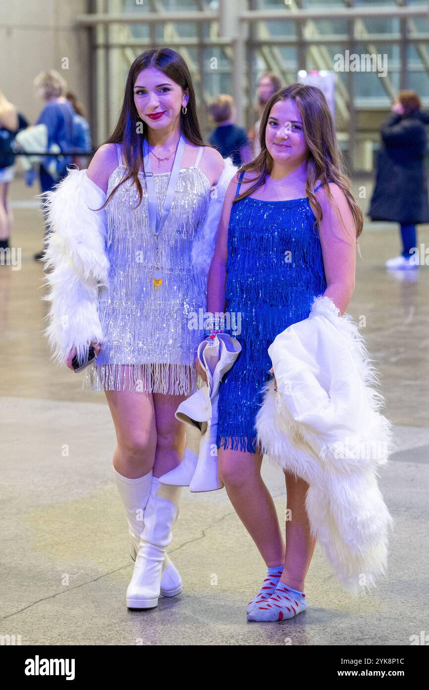 Taylor swift fans eras outfits hi-res stock photography and images - Alamy