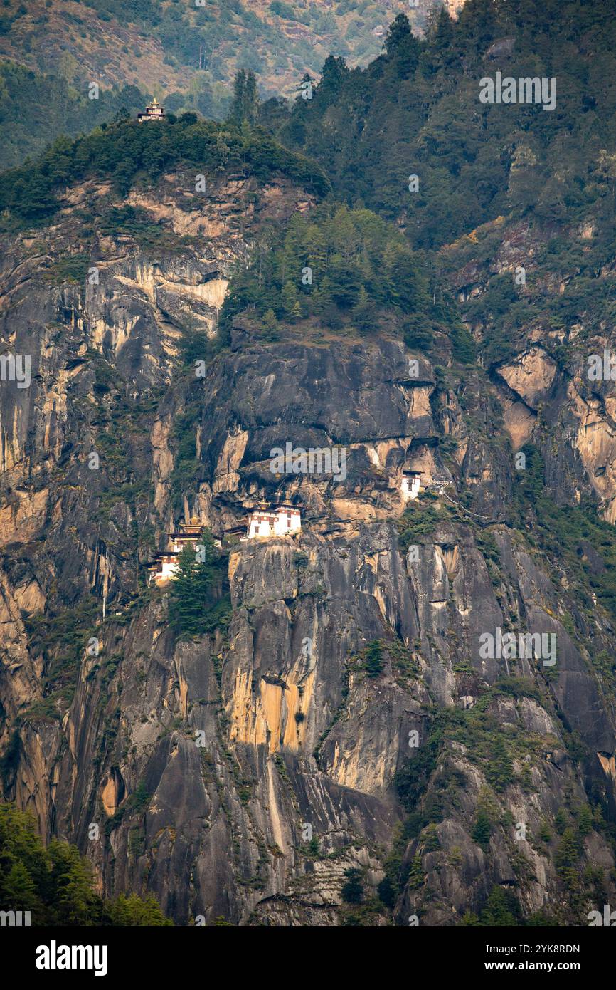 Taktsang monastery mountain architecture hi-res stock photography and ...