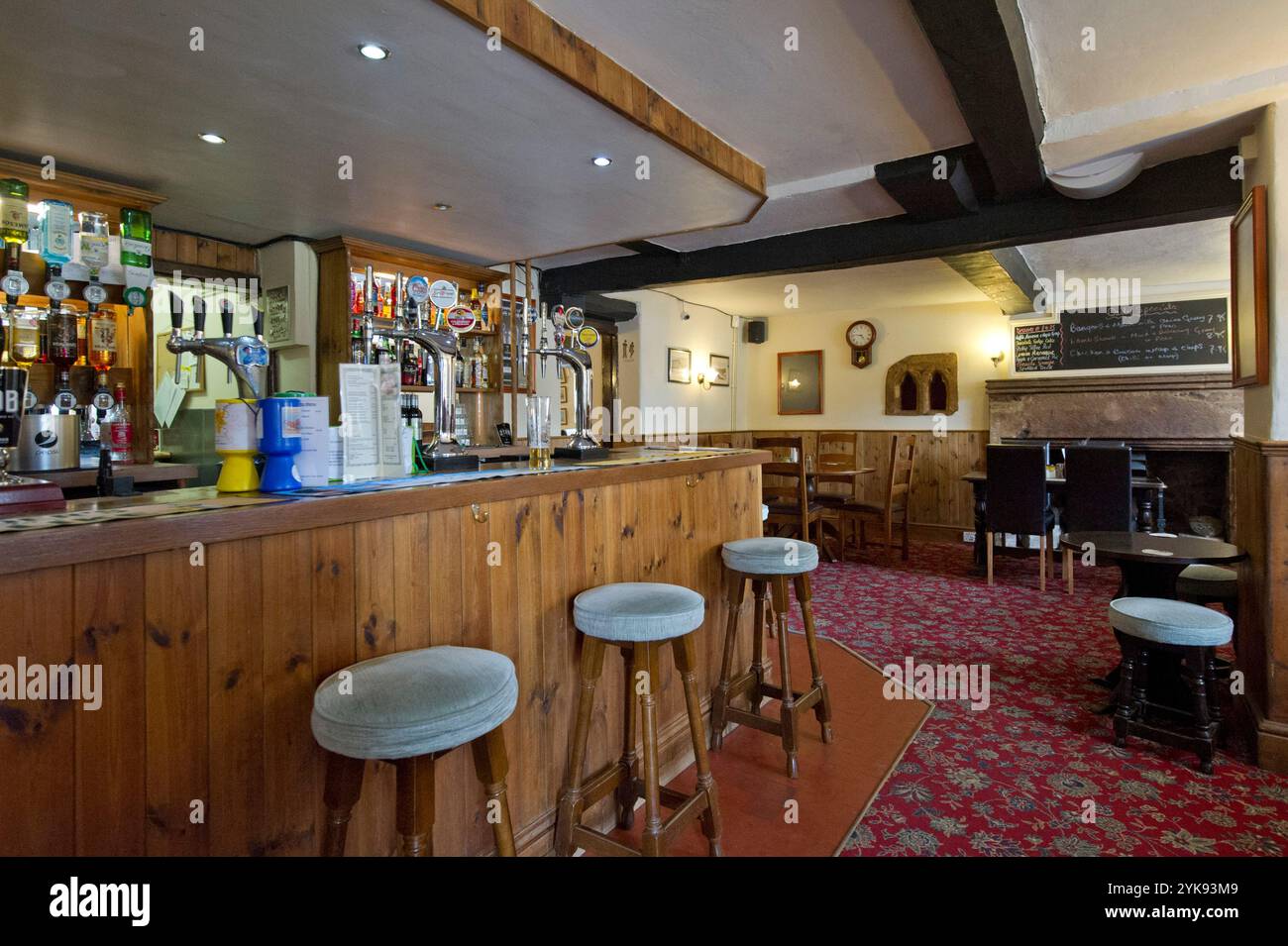 Mariners Arms, Berkeley, Gloucestershire, UK Stock Photo - Alamy