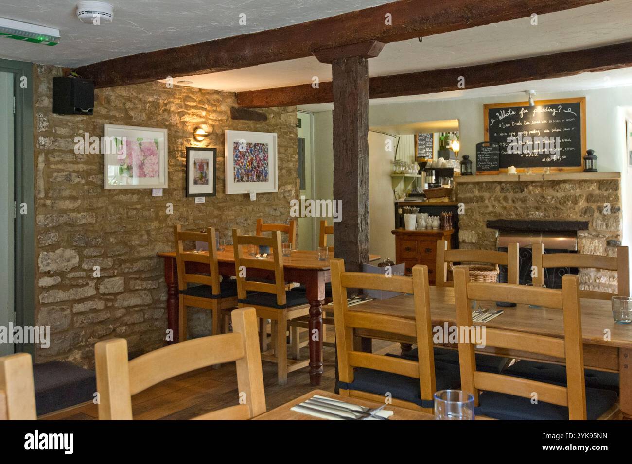 The White Hart, Swindon, Wiltshire,UK Stock Photo - Alamy