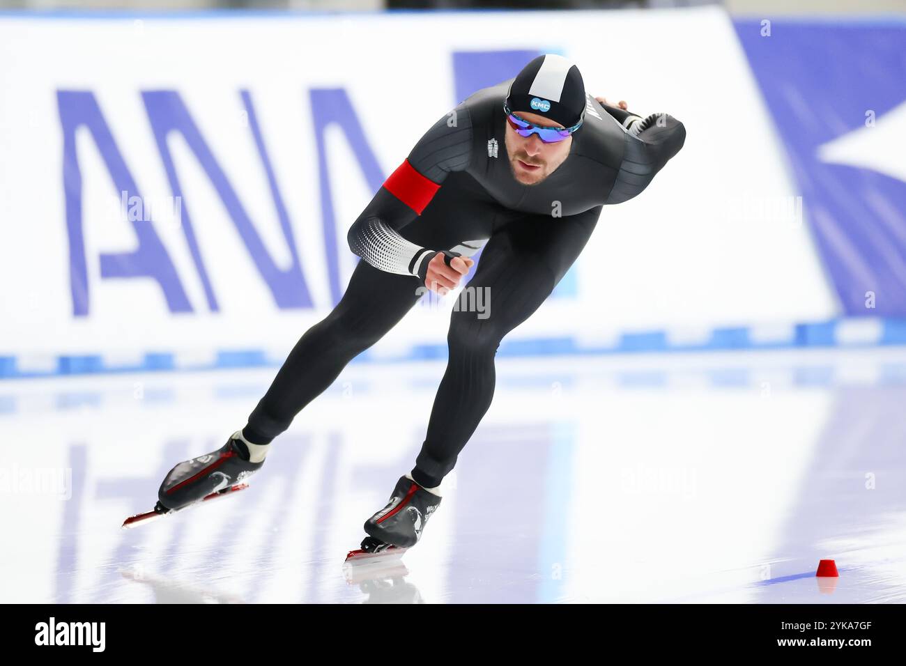 Aomori, Japan. 16th Nov, 2024. Peter Michael (NZL) Speed Skating : 2025 ...